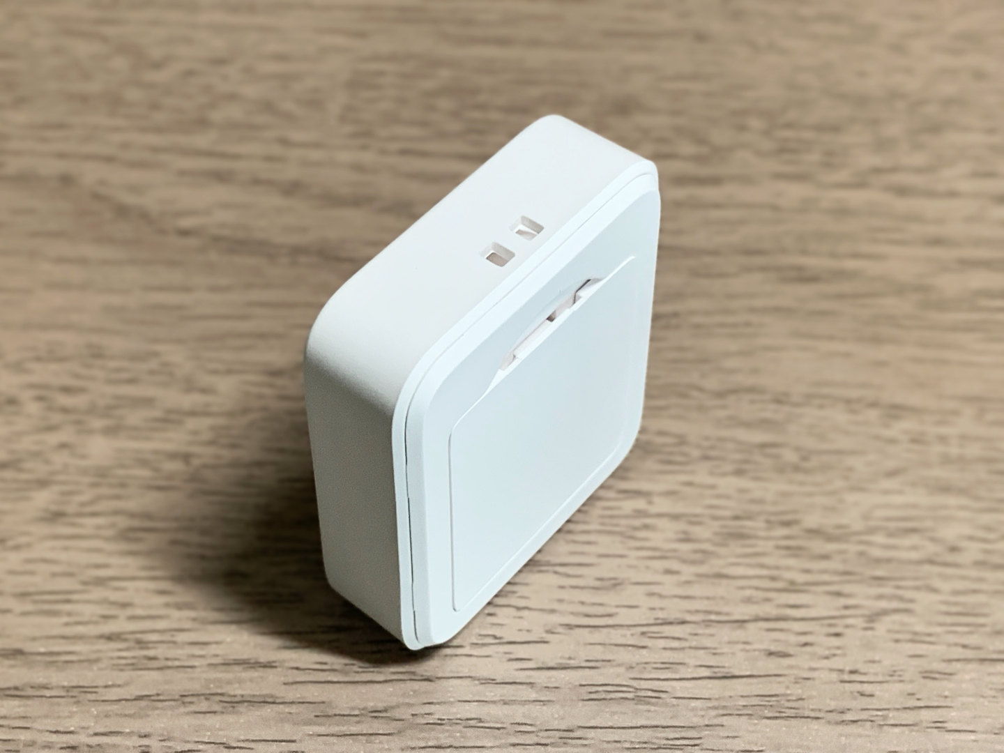 【SwitchBotリモートボタンレビュー】スイッチ1つでかんたん操作！照明やカーテンを遠隔操作しよう。 | HUGBLO