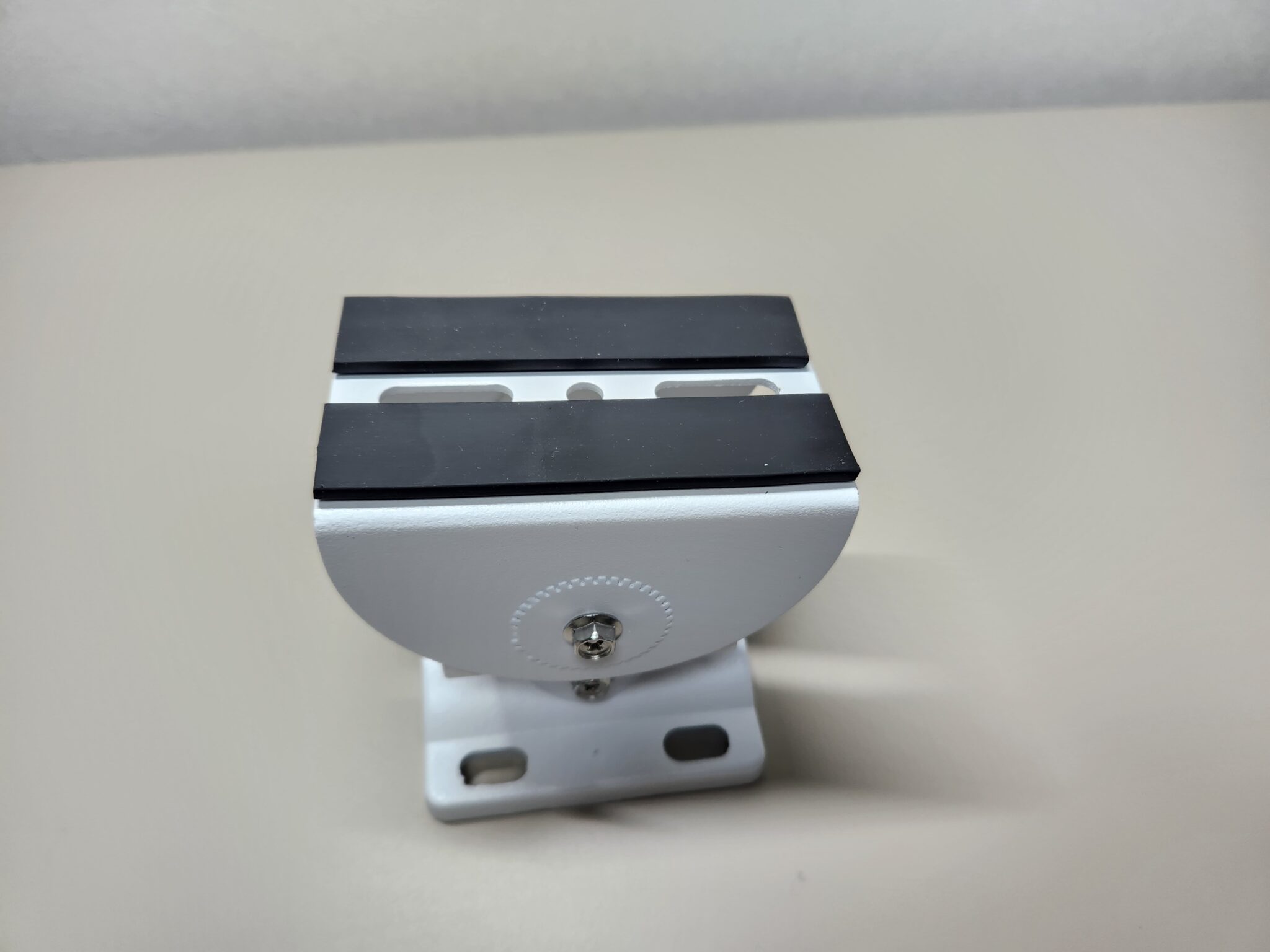 【Tapo C420S2 レビュー】完全ワイヤレスのセキュリティカメラを紹介！壁に穴を開けずに屋外設置してみた。 | HUGBLO