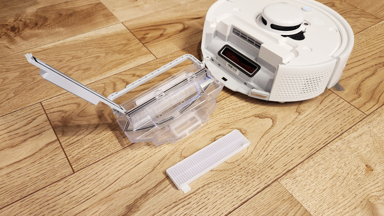 【SwitchBot ロボット掃除機 K10+ レビュー】世界最小クラスのロボット掃除機が登場！机や椅子の下もバッチリ清掃できる！ | HUGBLO