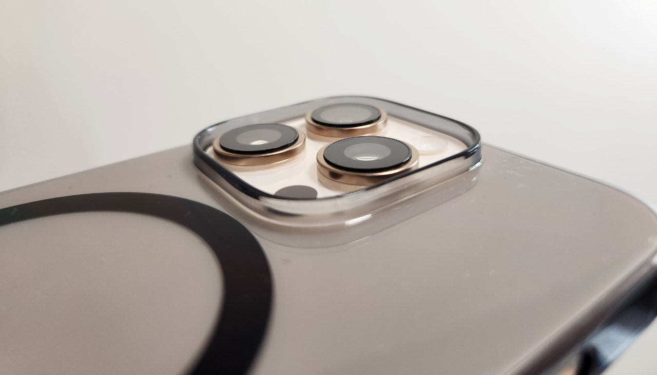 【CASEFINITE THE INVISIBLE AIR レビュー】薄さと透明感で魅せる。美しすぎるiPhone16 Pro クリアケース ...