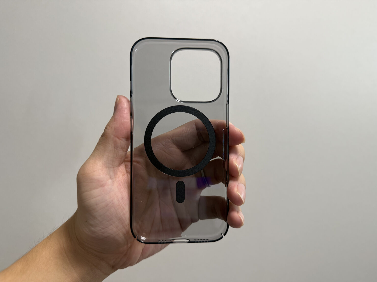 【CASEFINITE THE INVISIBLE AIR レビュー】薄さと透明感で魅せる。美しすぎるiPhone16 Pro クリアケース ...